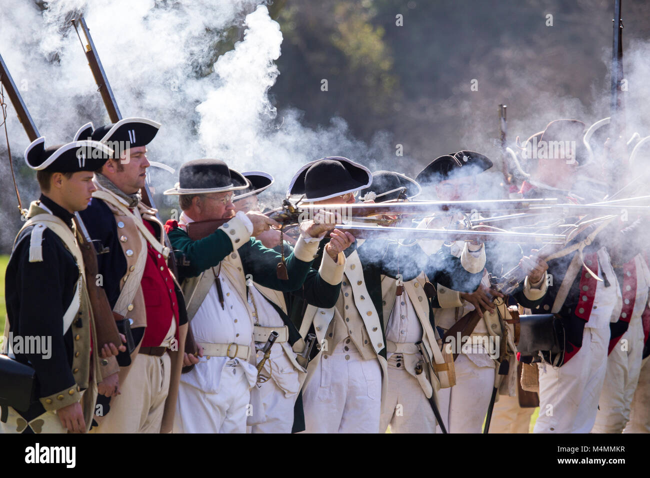 American revolution soldier patriot rifle hi-res stock photography and ...