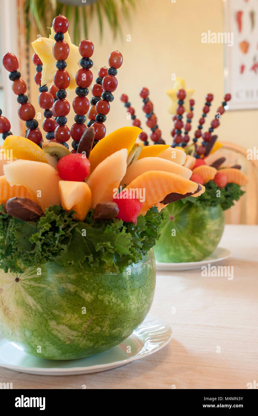 Two fruit bowls hi-res stock photography and images - Alamy