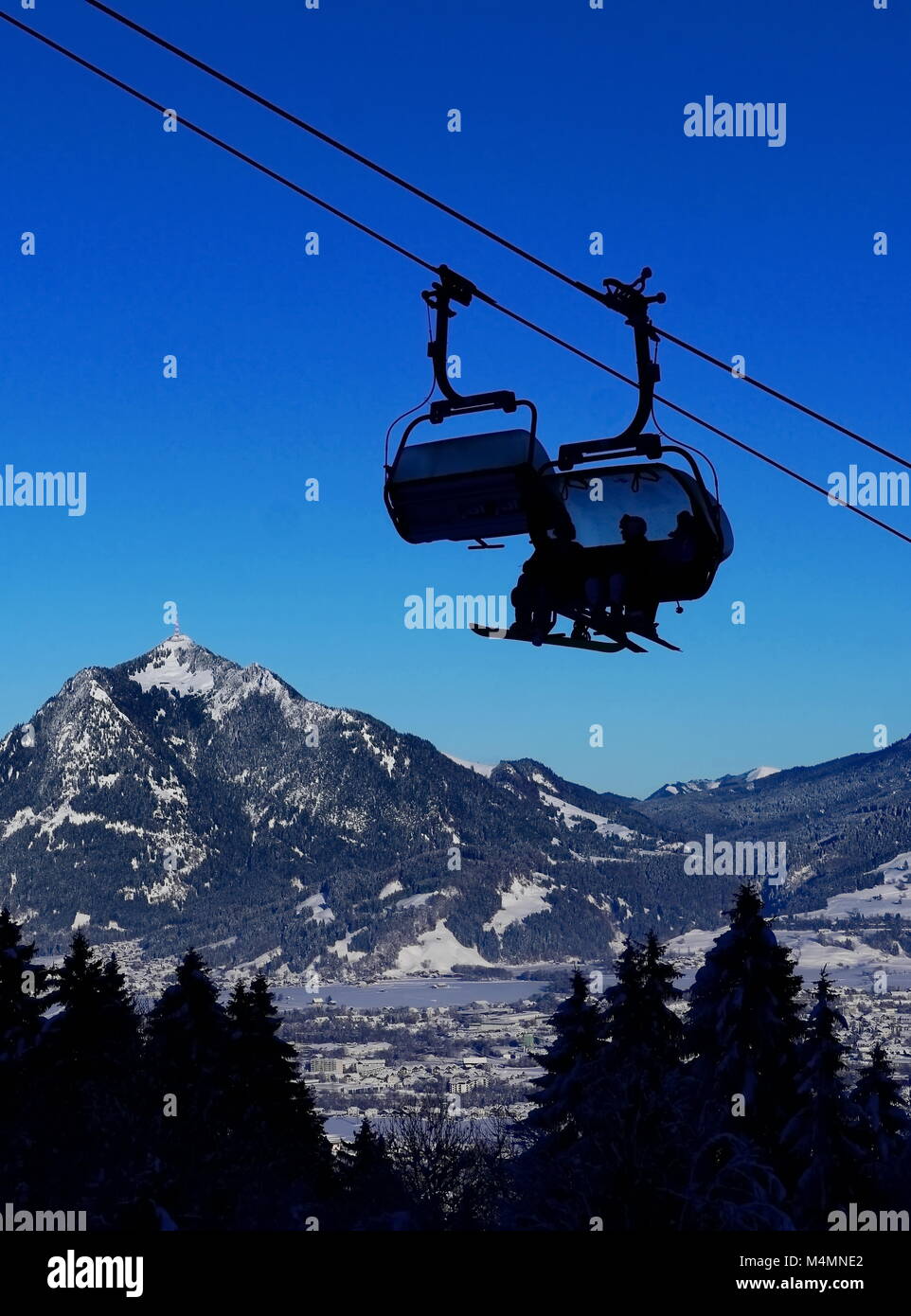 Skilift cabin hi-res stock photography and images - Alamy