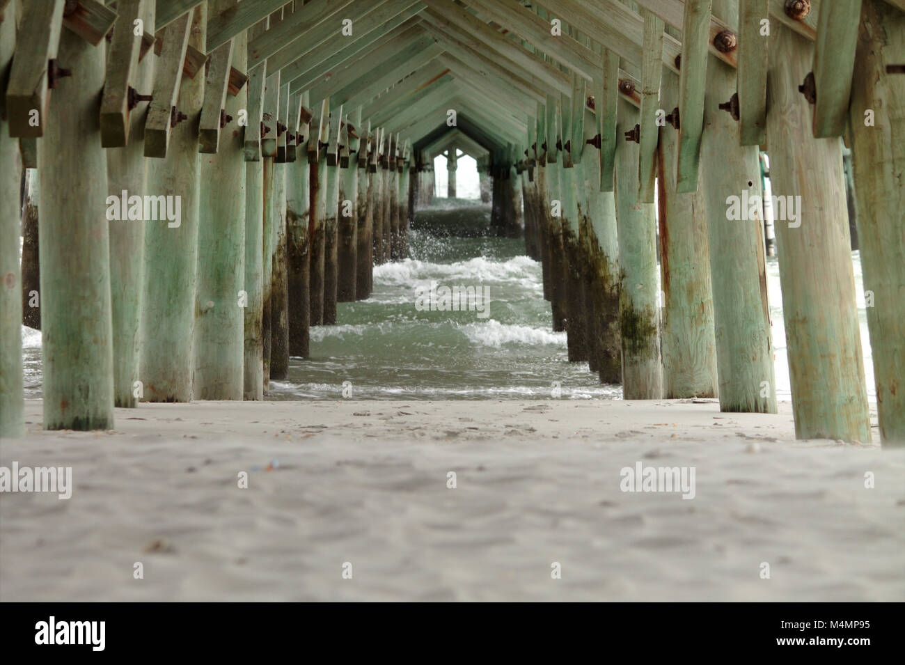 Pier beams hi-res stock photography and images - Alamy