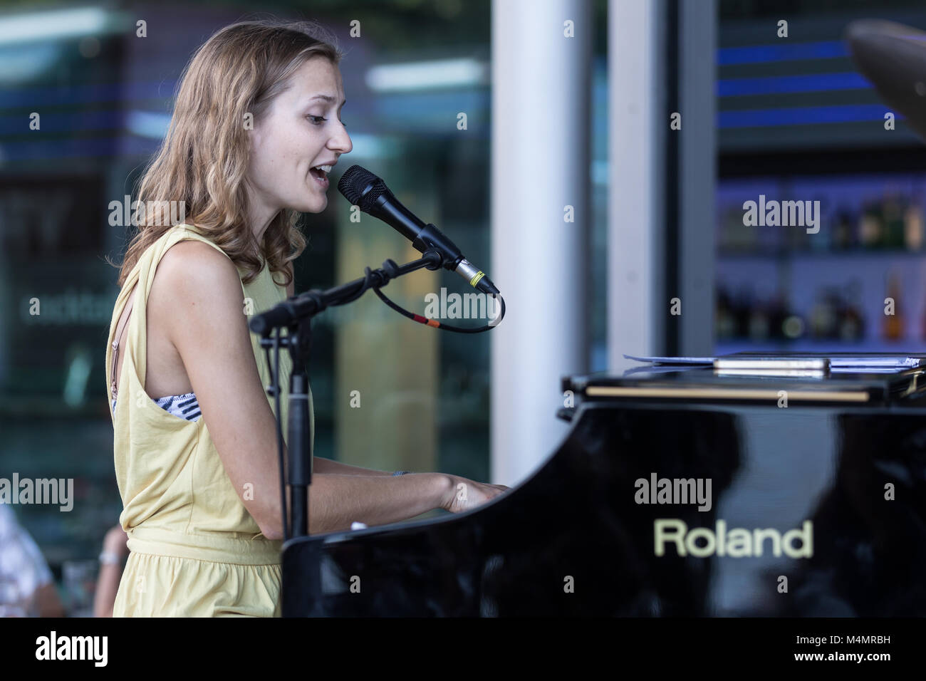 Uzu hi-res stock photography and images - Alamy