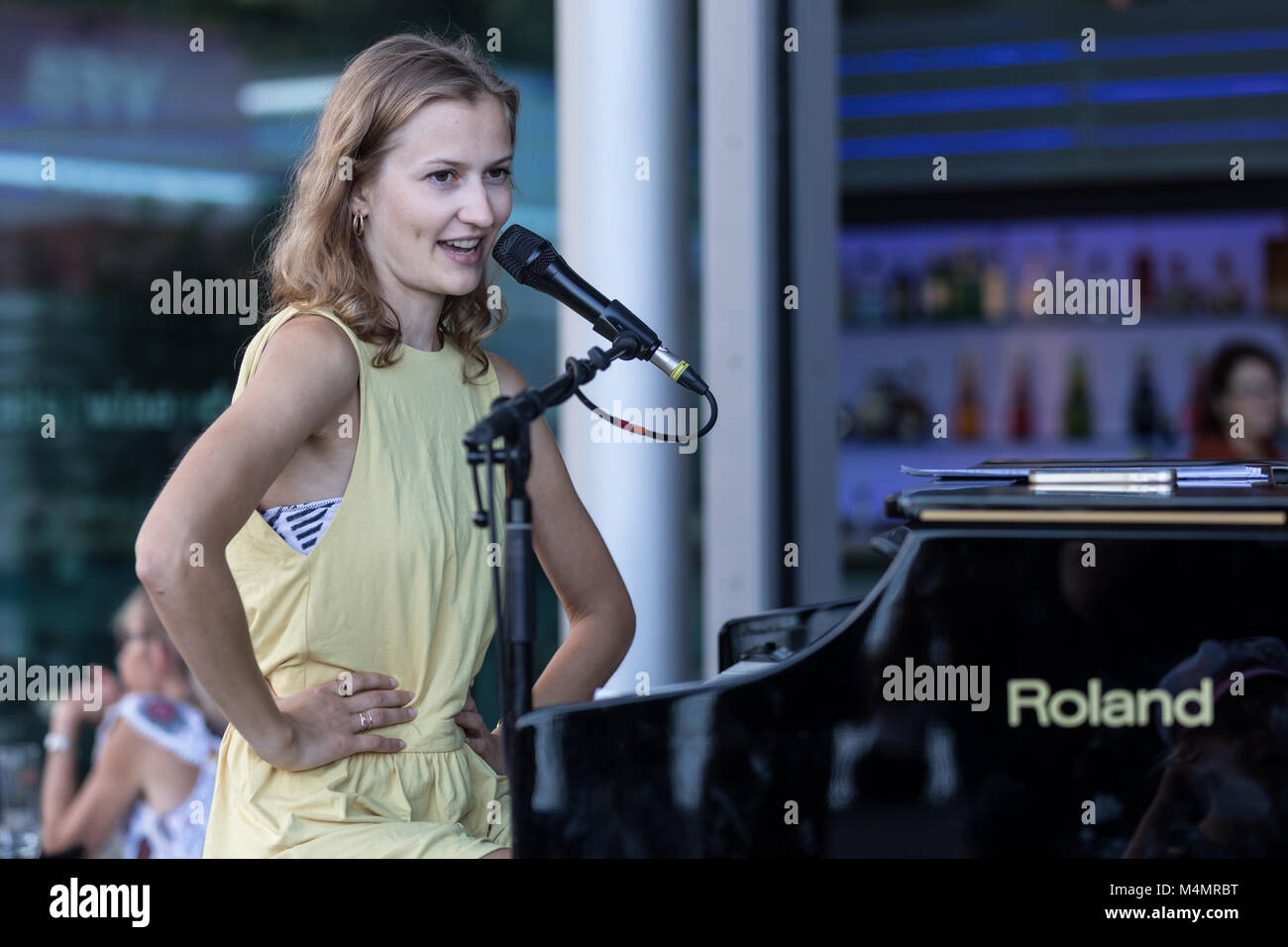 Uzu hi-res stock photography and images - Alamy