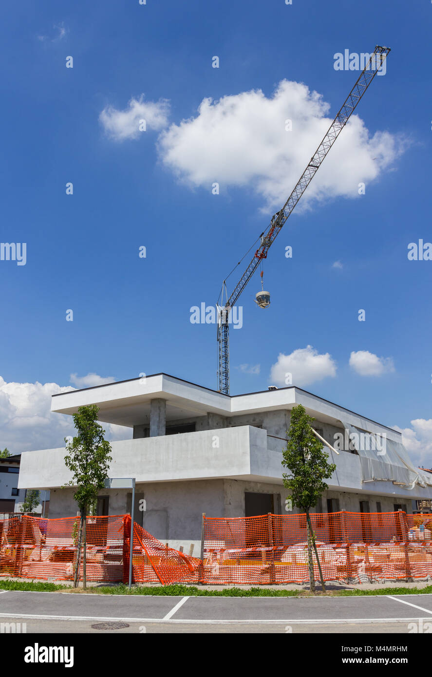 Modern building structure under construction hi-res stock photography ...