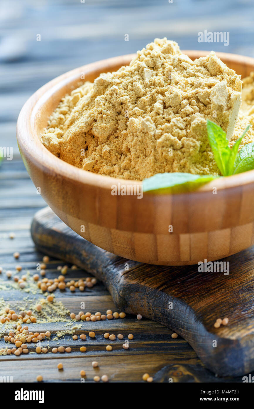 Mustard powder hi-res stock photography and images - Alamy