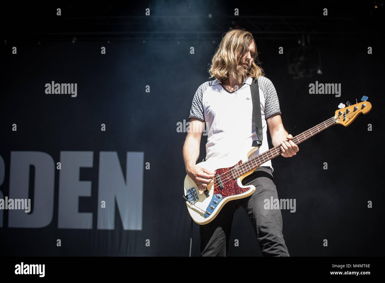 Milliarden hi-res stock photography and images - Alamy