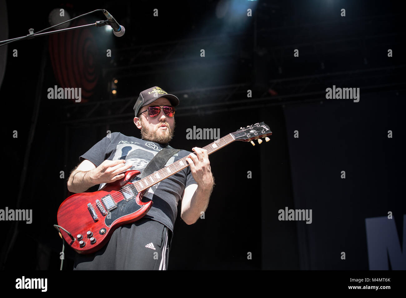 Milliarden hi-res stock photography and images - Alamy