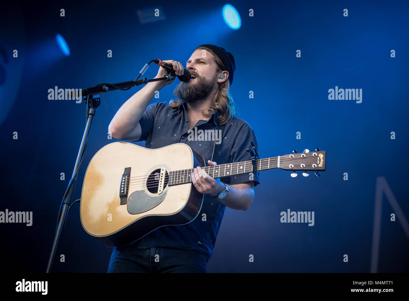 Mighty oaks band hi-res stock photography and images - Alamy
