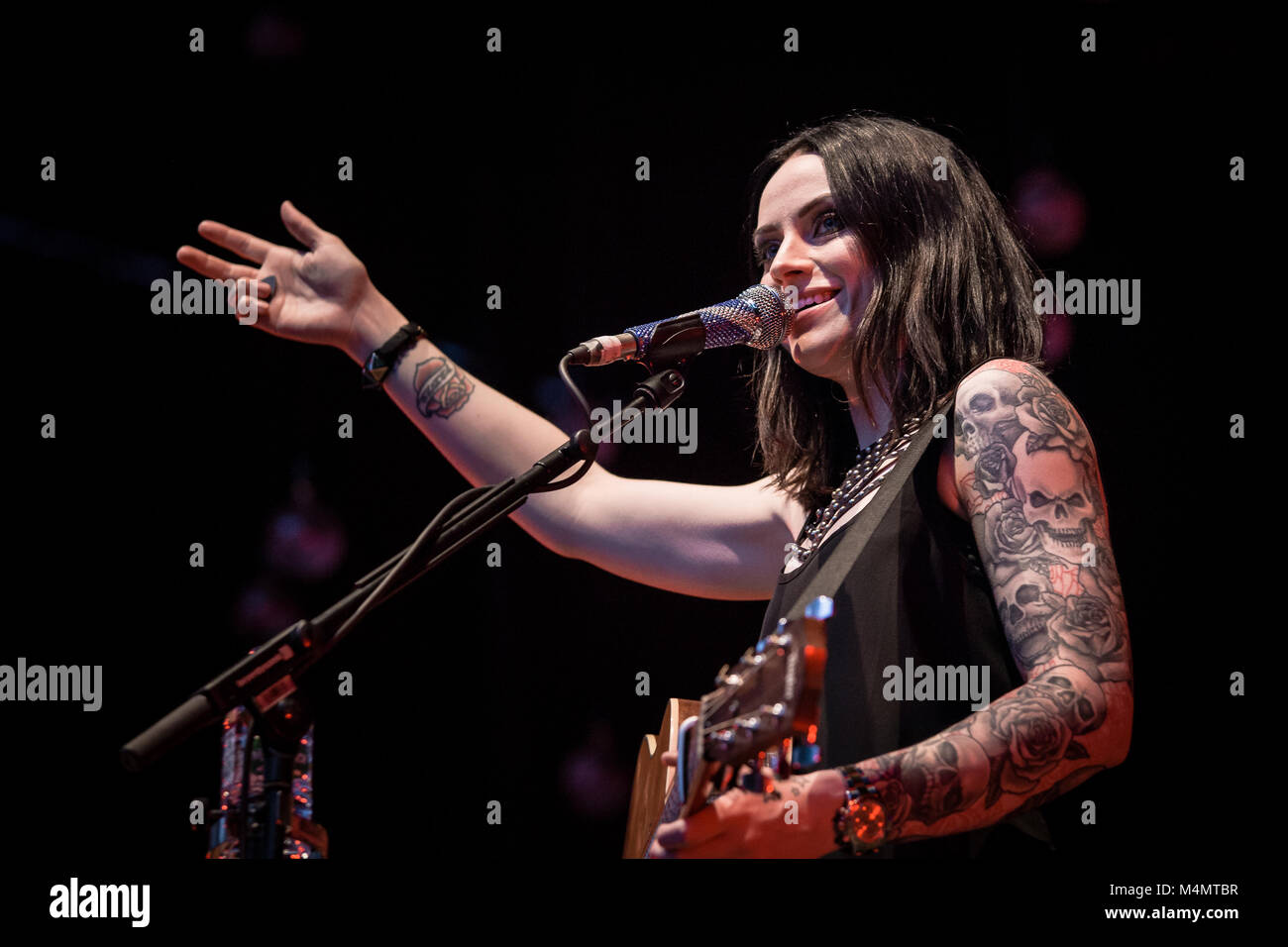Amy macdonald live hi-res stock photography and images - Alamy