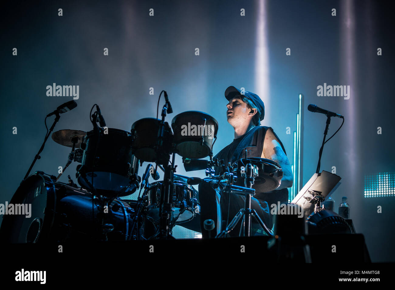 Alt j concert hi-res stock photography and images - Alamy