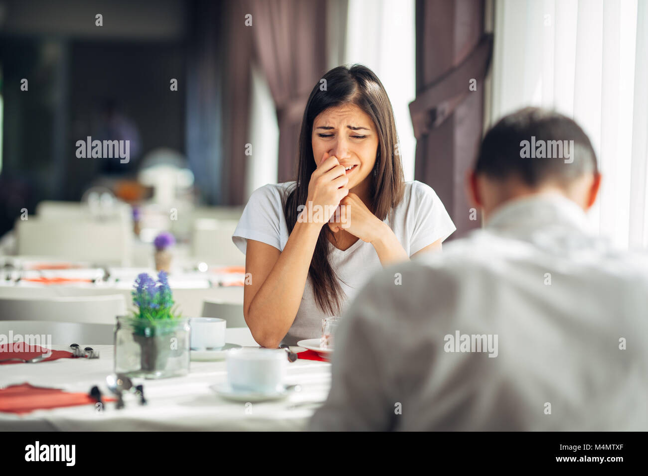Body language hi-res stock photography and images - Alamy