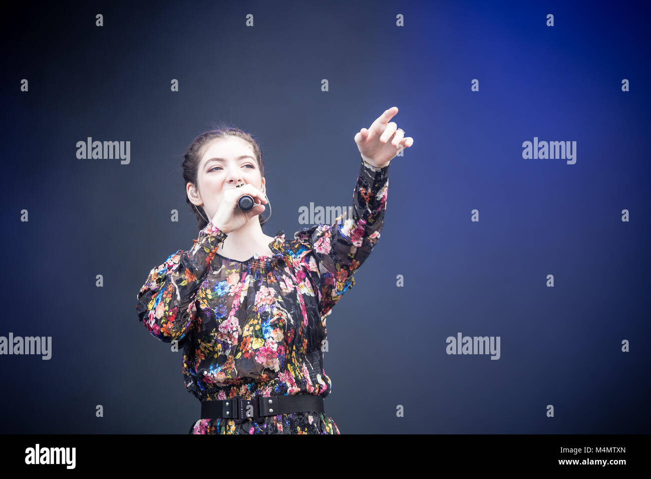 Lorde musician hi-res stock photography and images - Alamy