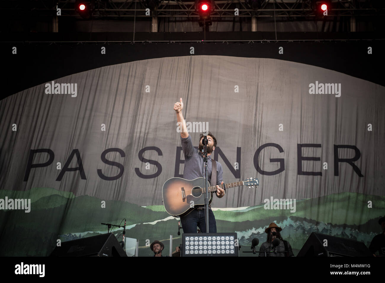 Passenger concert hi-res stock photography and images - Alamy