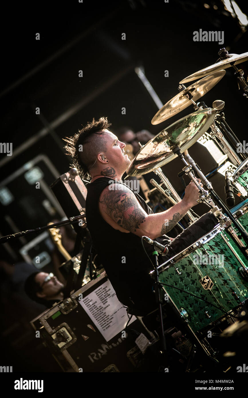 Rancid band hi-res stock photography and images - Alamy