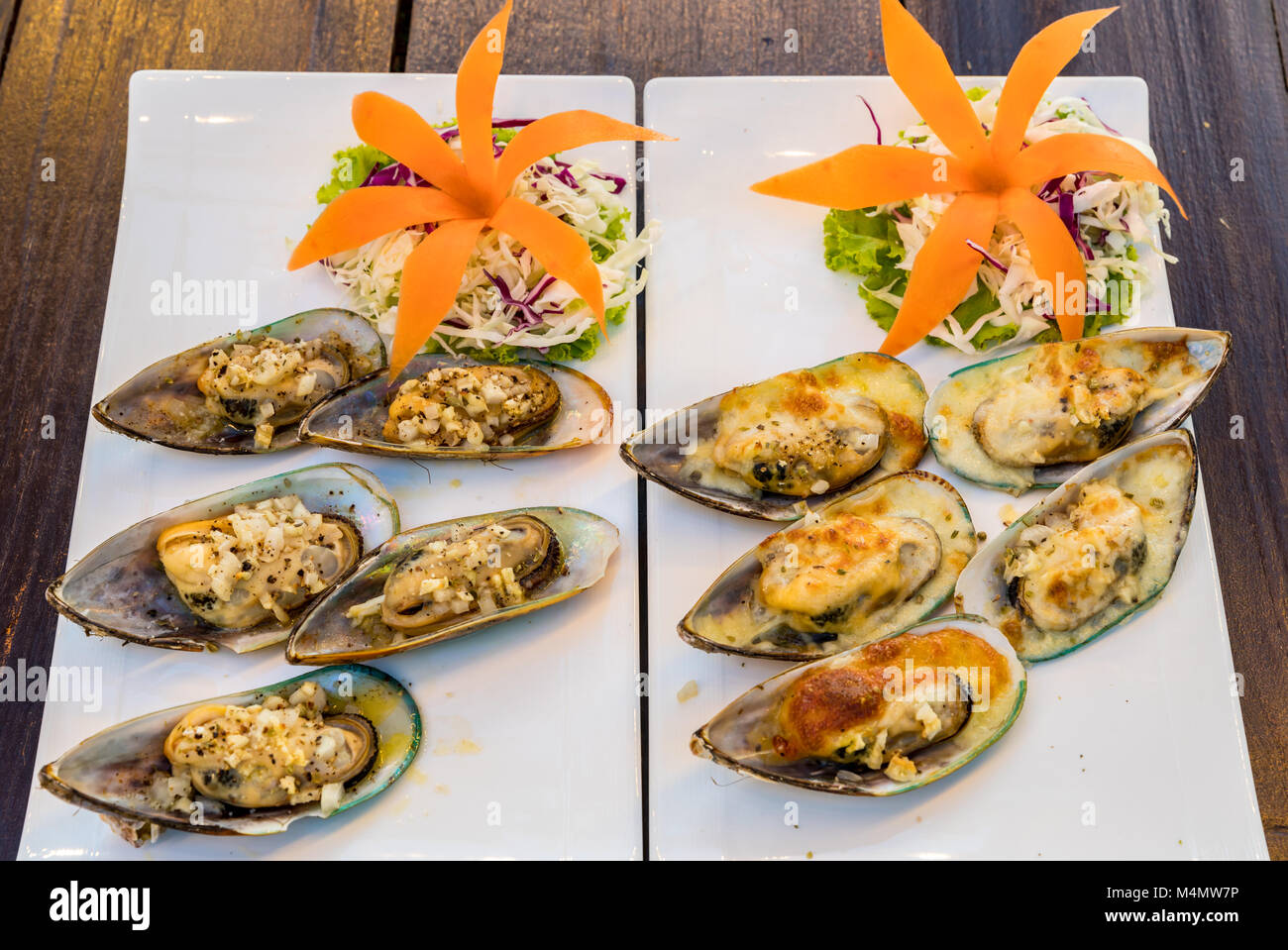New zealand green shell mussels hi-res stock photography and images - Alamy