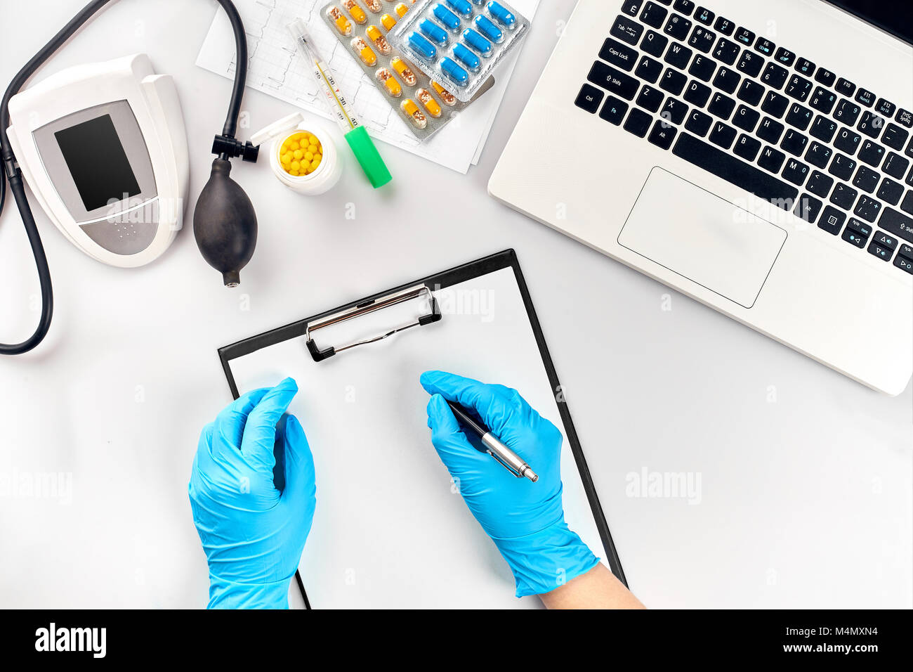Surgerytable hi-res stock photography and images - Alamy