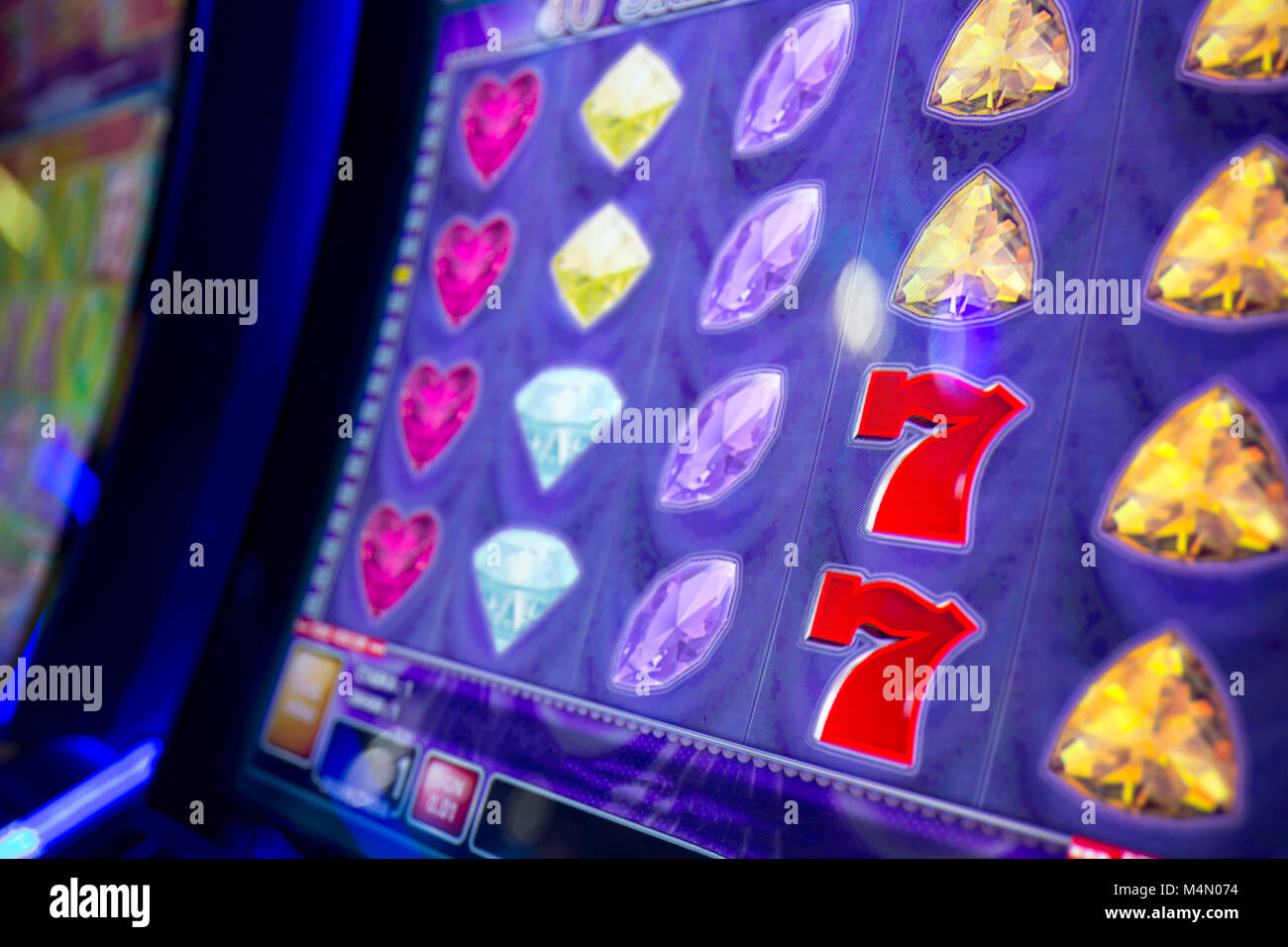 Seven of diamonds hi-res stock photography and images - Alamy