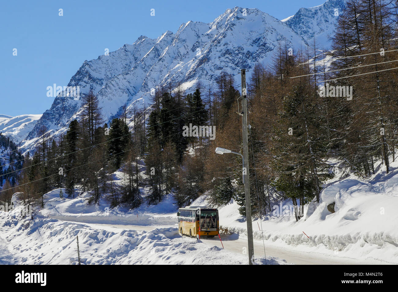 Bus on a snowy road hi-res stock photography and images - Alamy