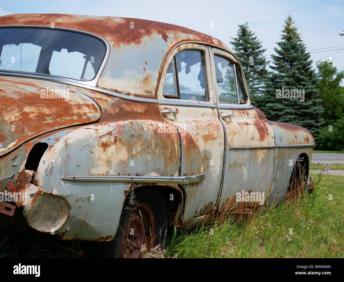 Edge of old graveyard hi-res stock photography and images - Alamy