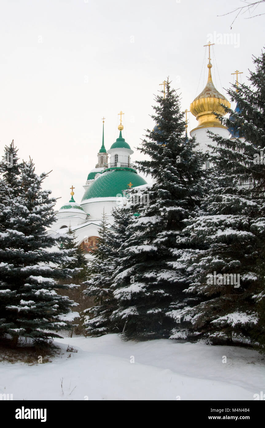 Winter snow scene russian church hi-res stock photography and images ...