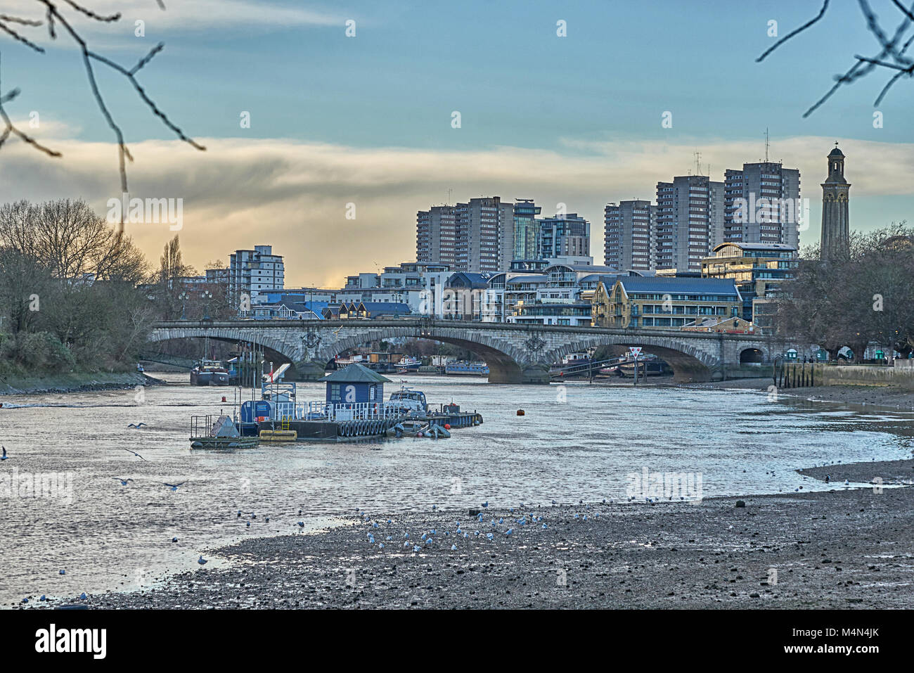 kew bridge london Stock Photo - Alamy