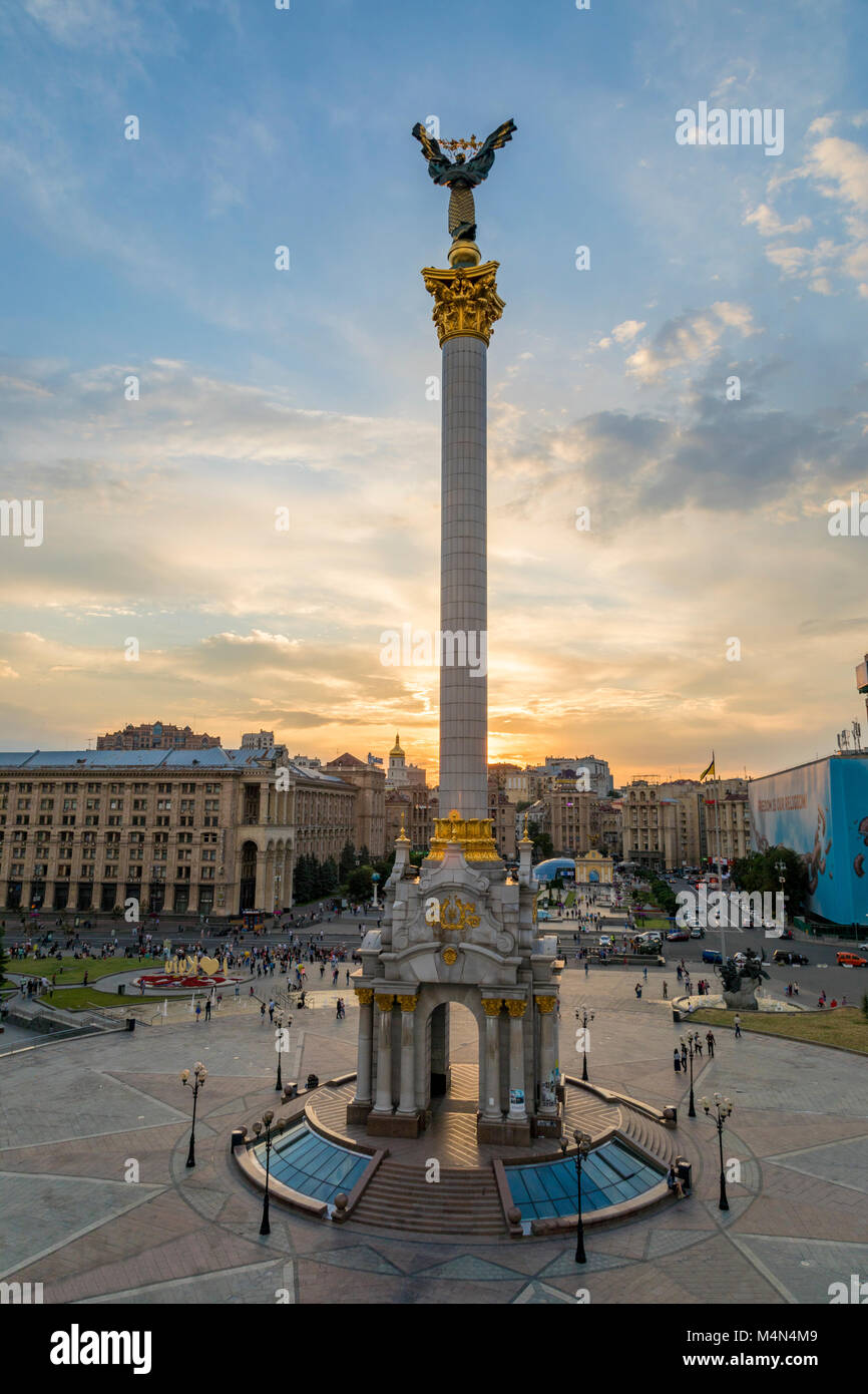 The Berehynia Statue situated in Maidan Nezalezhnosti, Independance ...