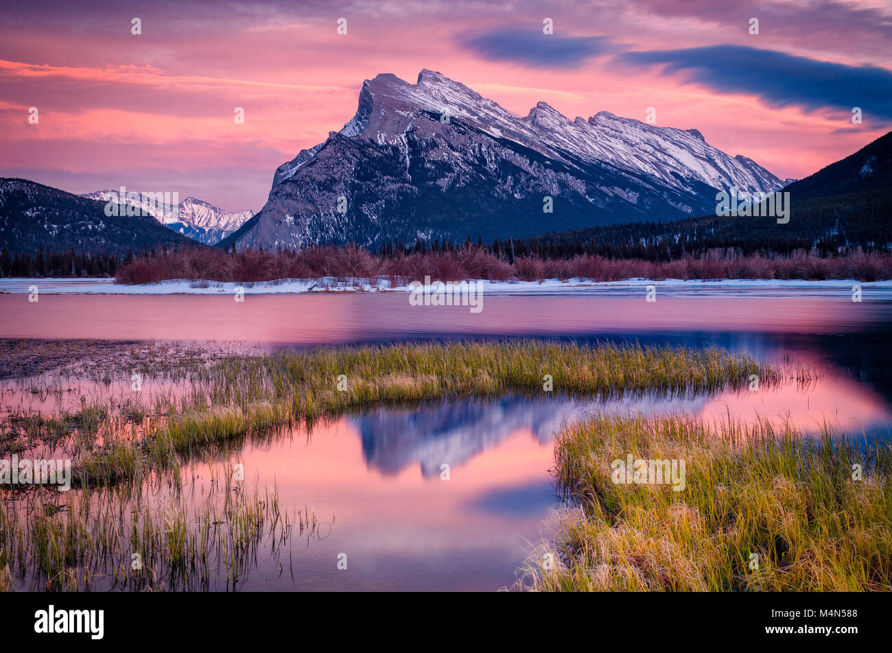 Evening light at Vermillion Lakes and Mount Rundle in Banff National ...