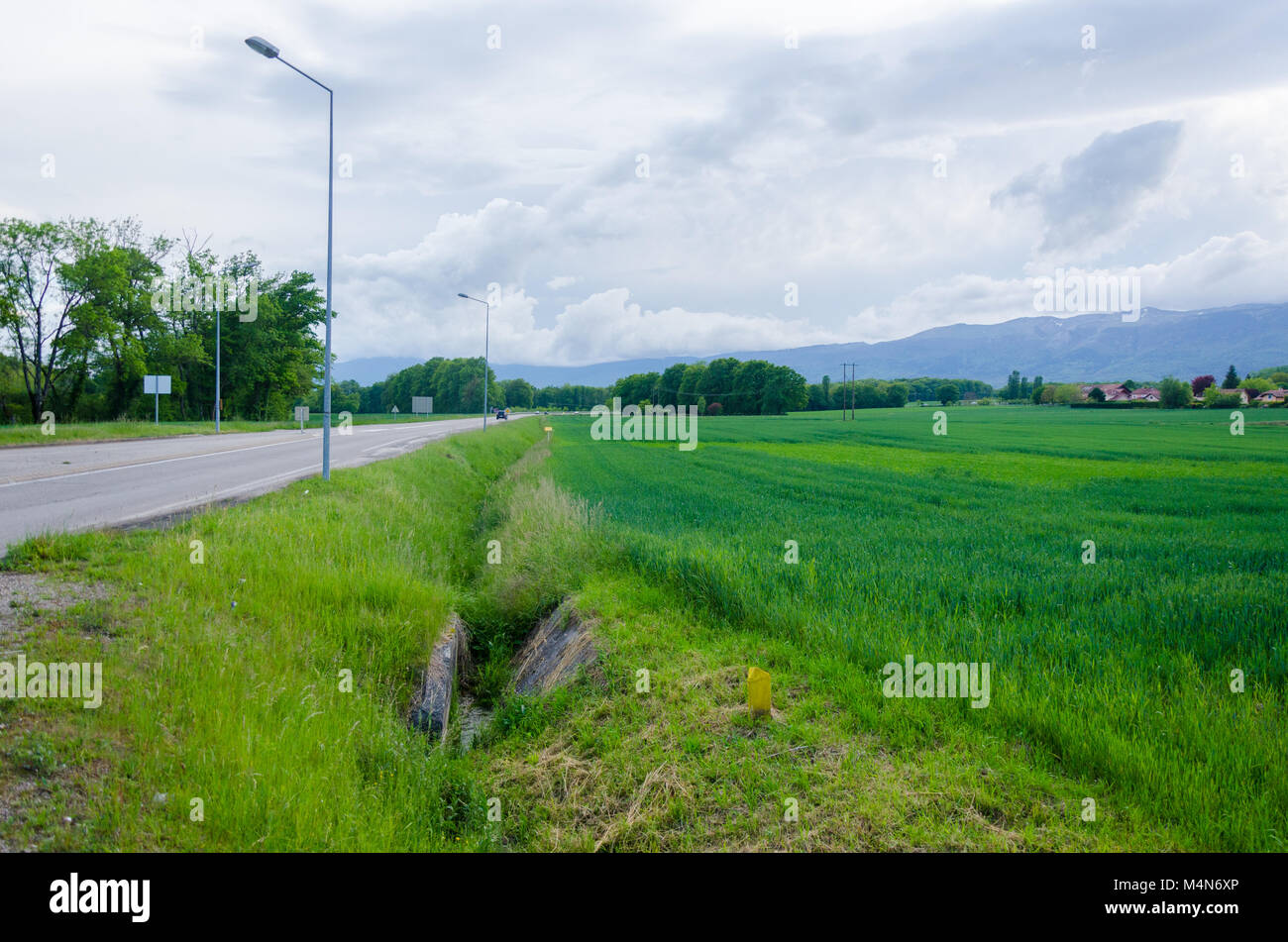 French countryside and road hi-res stock photography and images - Alamy