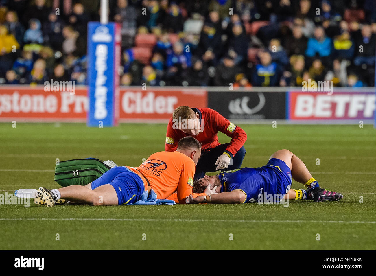 Head injury rugby league hi-res stock photography and images - Alamy