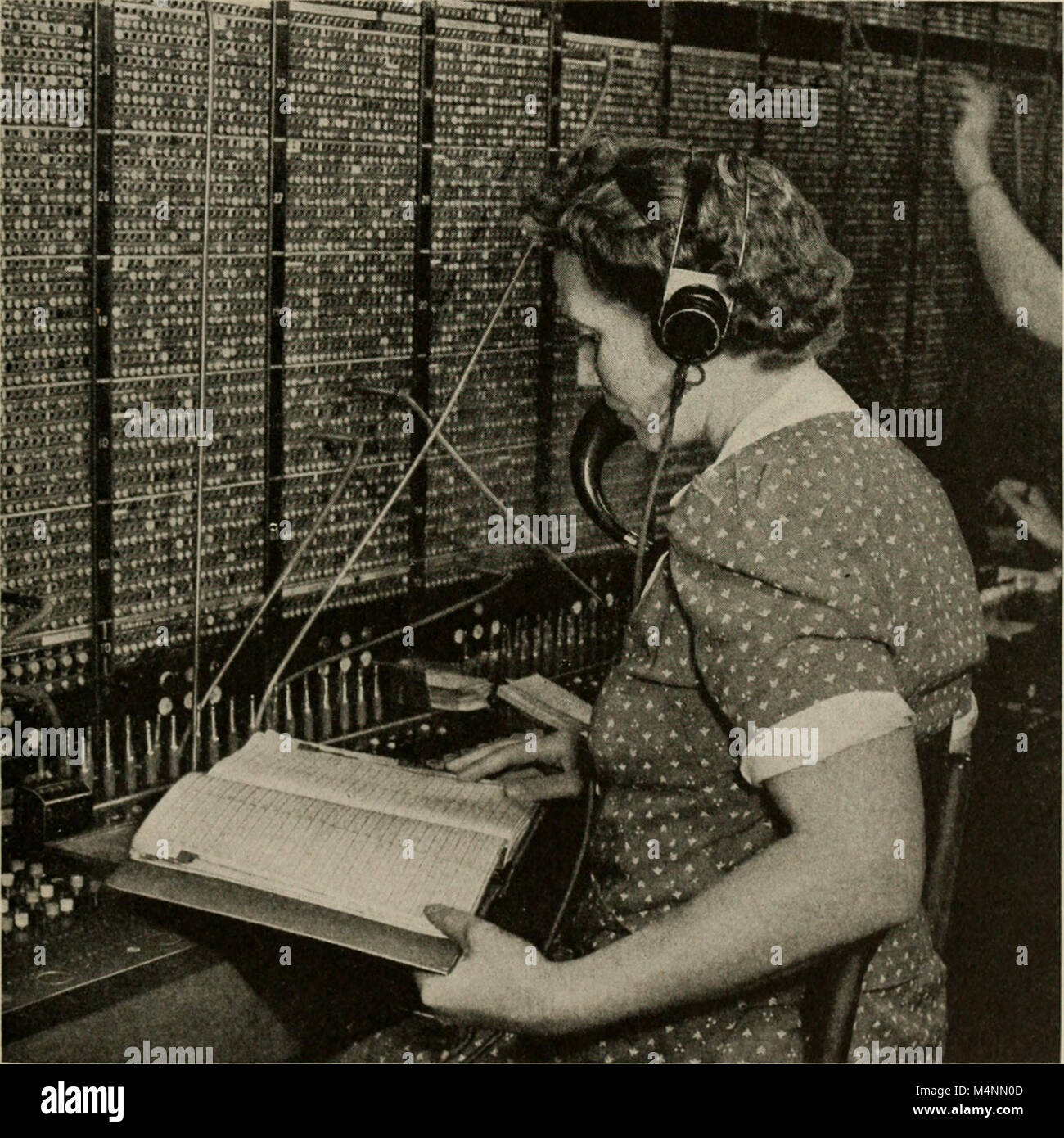 Bell telephone magazine (1922) (14776186153 Stock Photo - Alamy