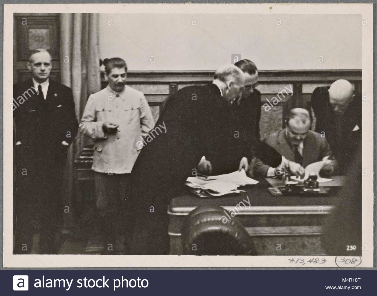Non Aggression Pact Stock Photos & Non Aggression Pact Stock Images - Alamy