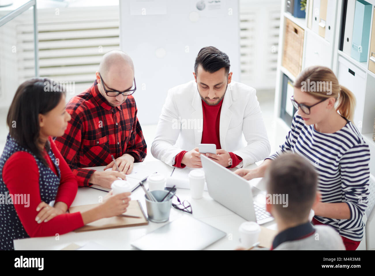 Individual profession hi-res stock photography and images - Alamy