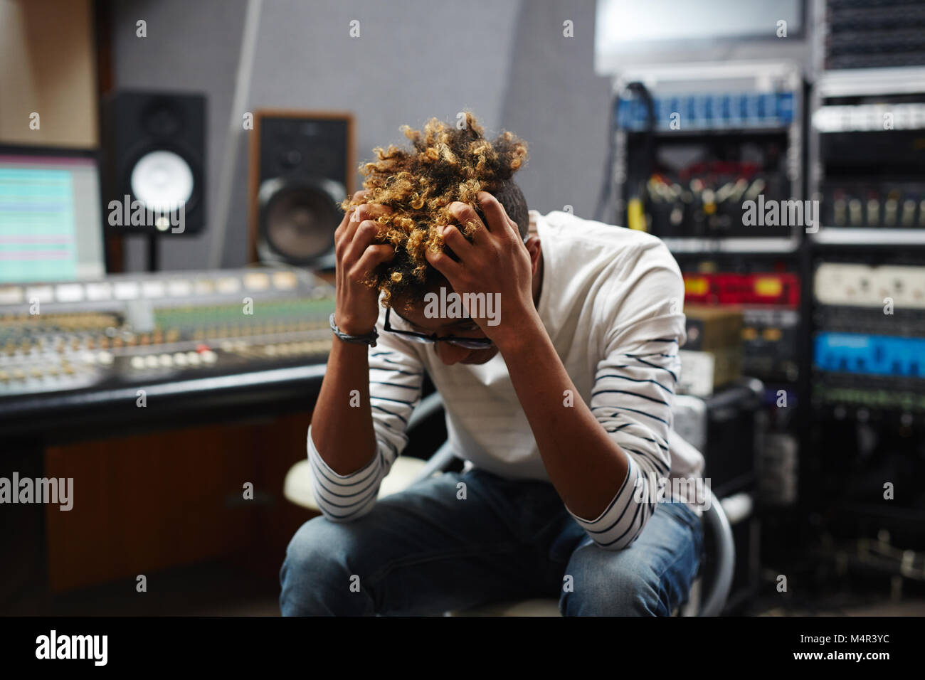 Sound thinking hi-res stock photography and images - Alamy