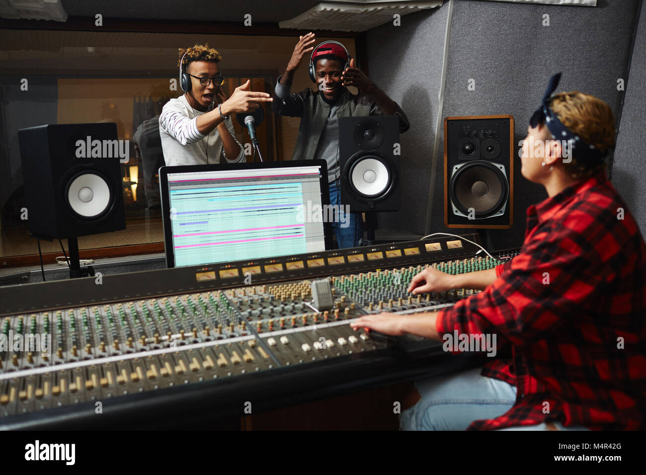 Loudspeaker songs hi-res stock photography and images - Alamy