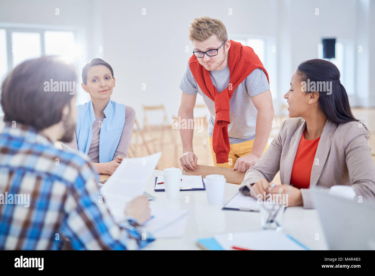 Employee employees manager hi-res stock photography and images - Alamy