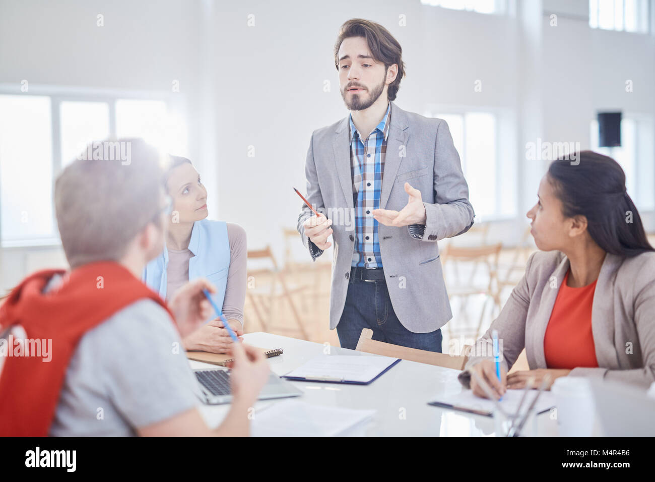 Report points hi-res stock photography and images - Alamy