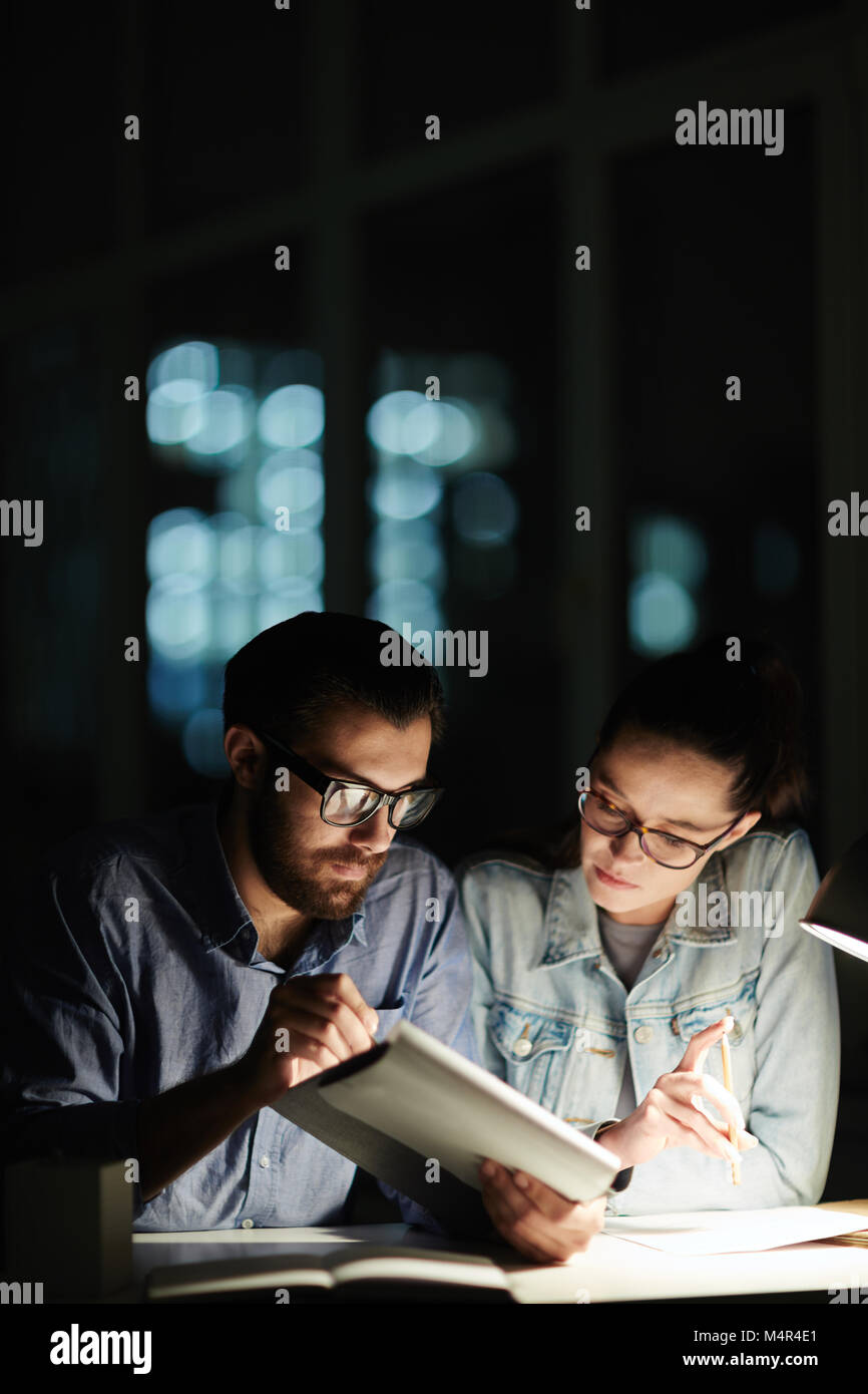 Workaholics hi-res stock photography and images - Alamy