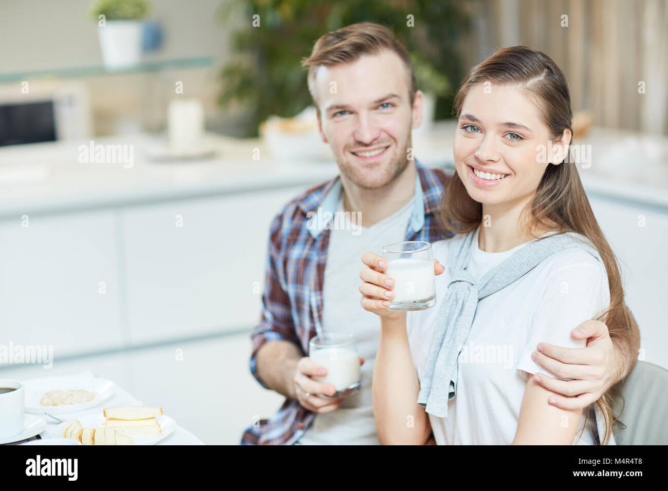 Man woman celebrate together couple hi-res stock photography and images ...