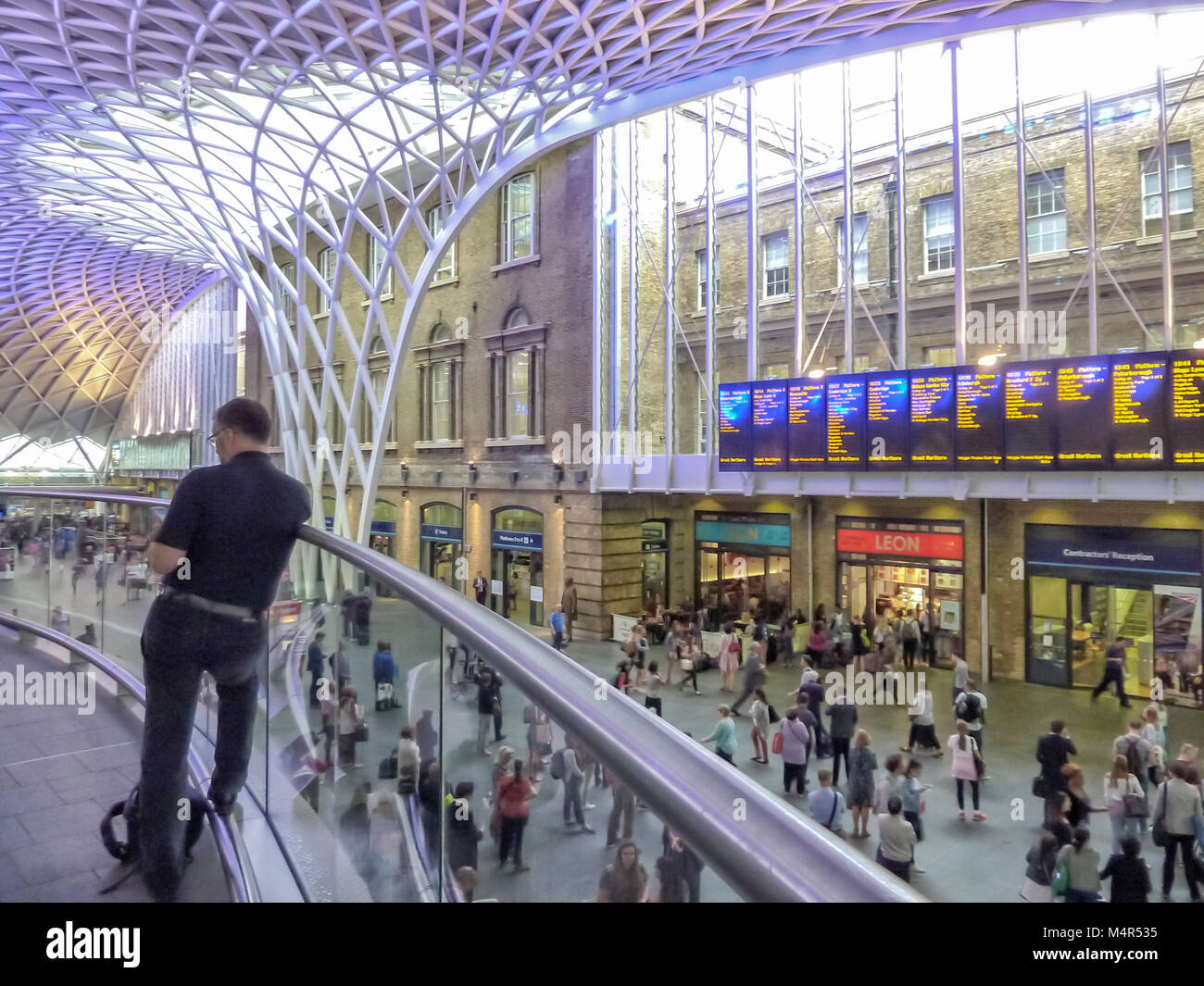 Kings cross station architecture hi-res stock photography and images ...