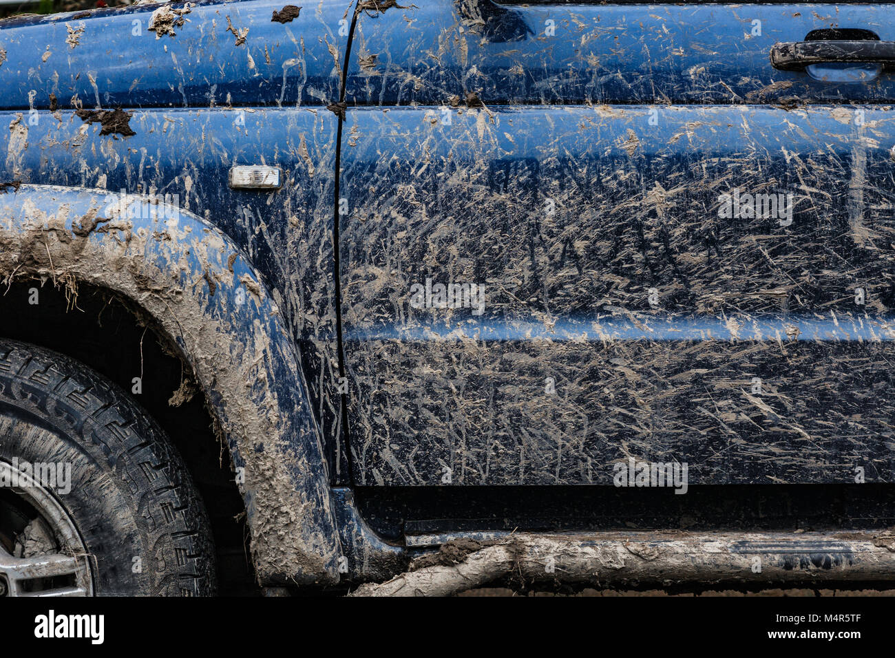 Side view of the dirty car Stock Photo - Alamy