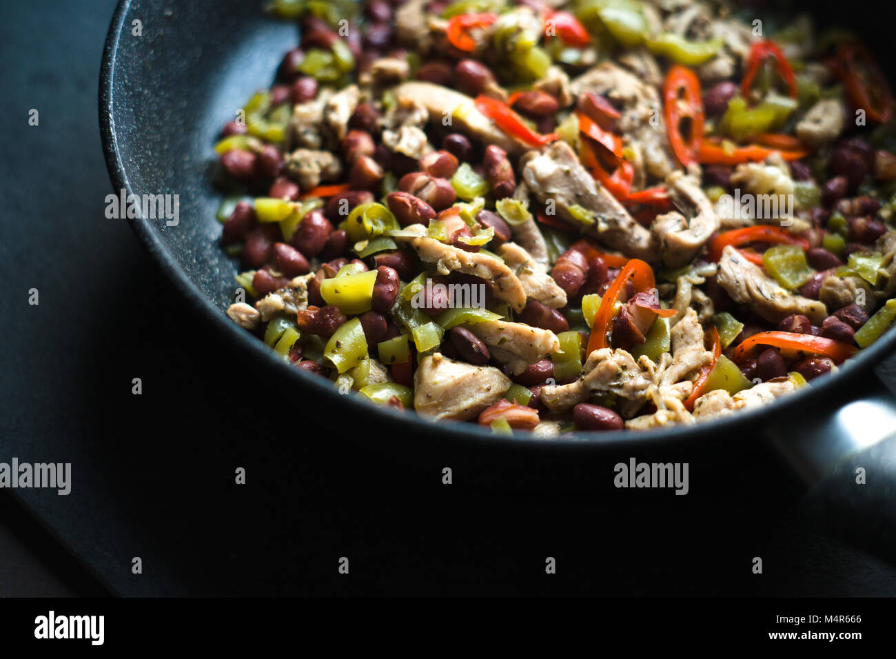 Frying pan with ready fajita side view. Mexican cuisine horizontal ...