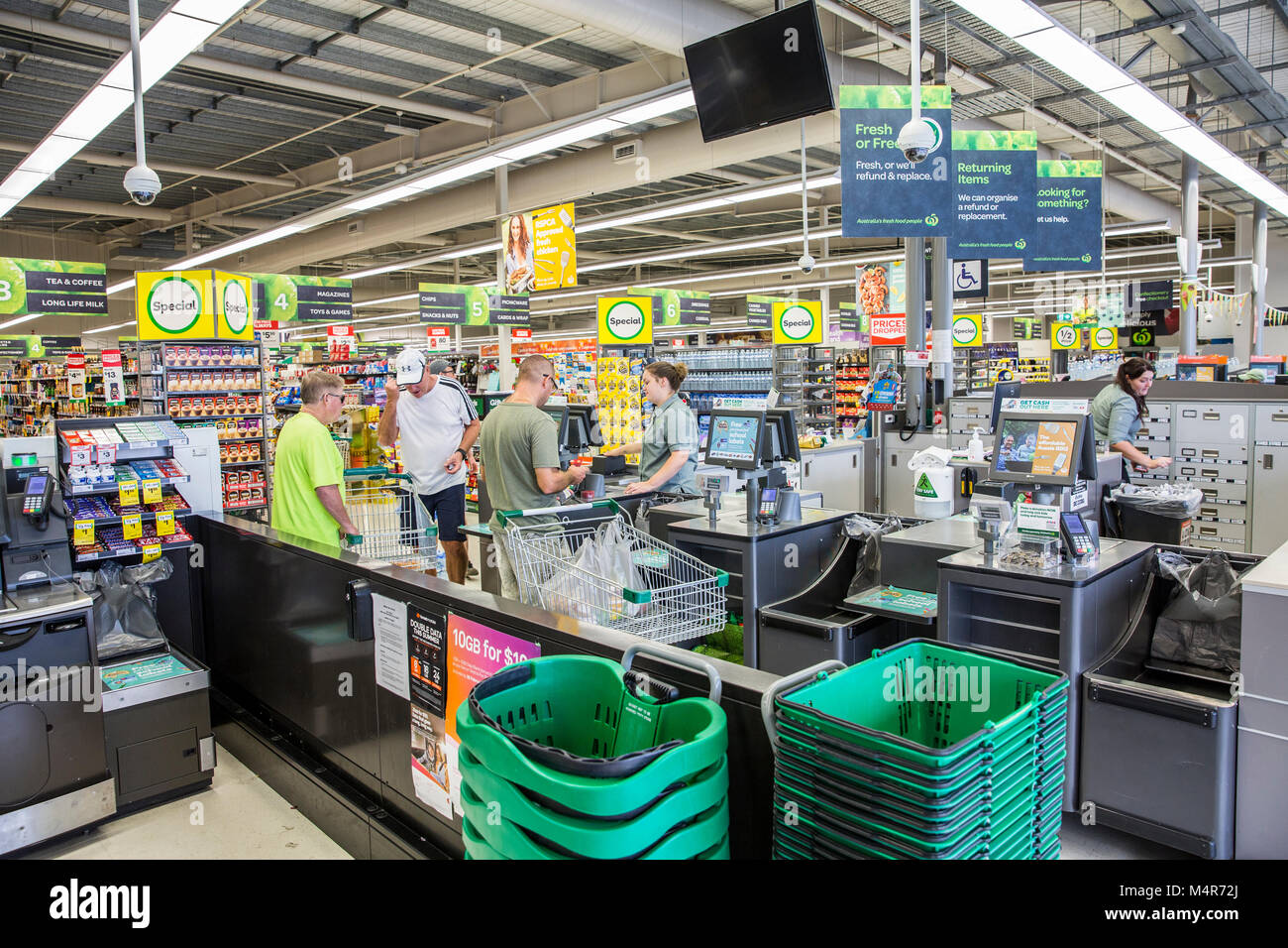 Retail checkout tills hi-res stock photography and images - Alamy