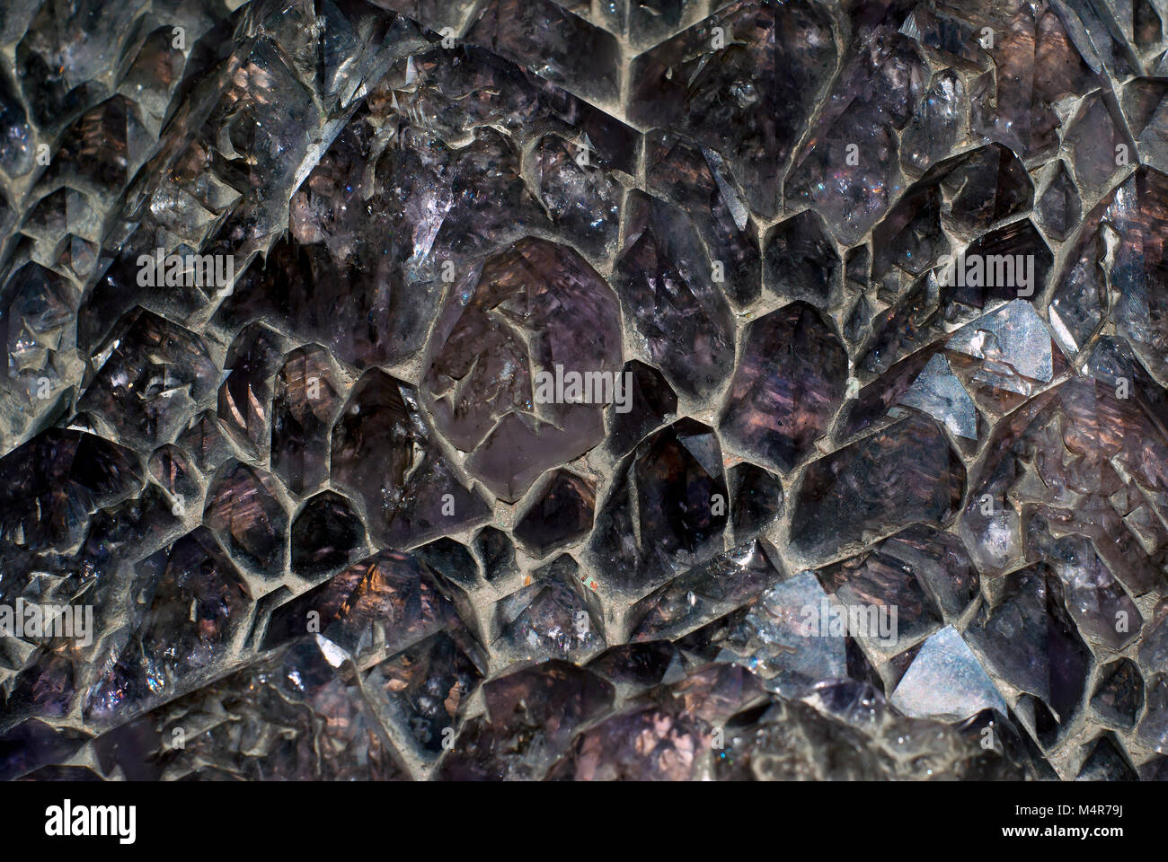 Quartz fracture hi-res stock photography and images - Alamy