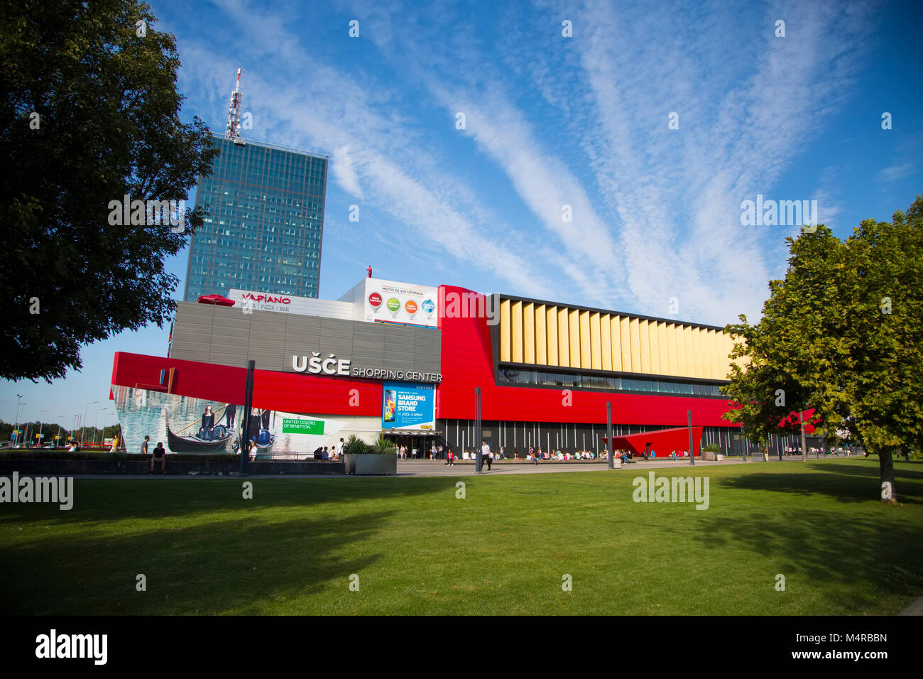 Biggest Shopping Mall Stock Photos & Biggest Shopping Mall Stock Images ...