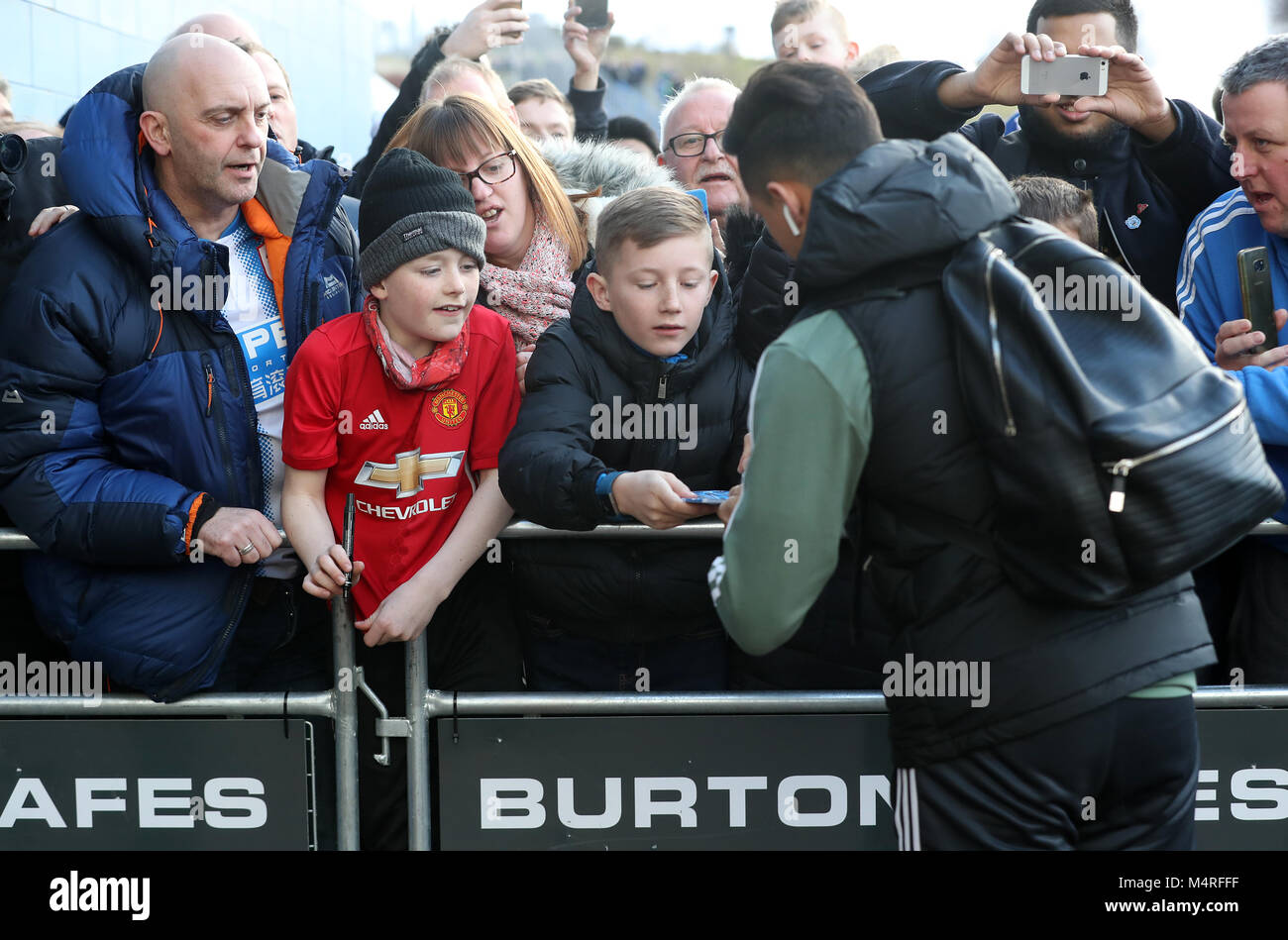 Manchester United's Alexis Sanchez signing autographs before the ...