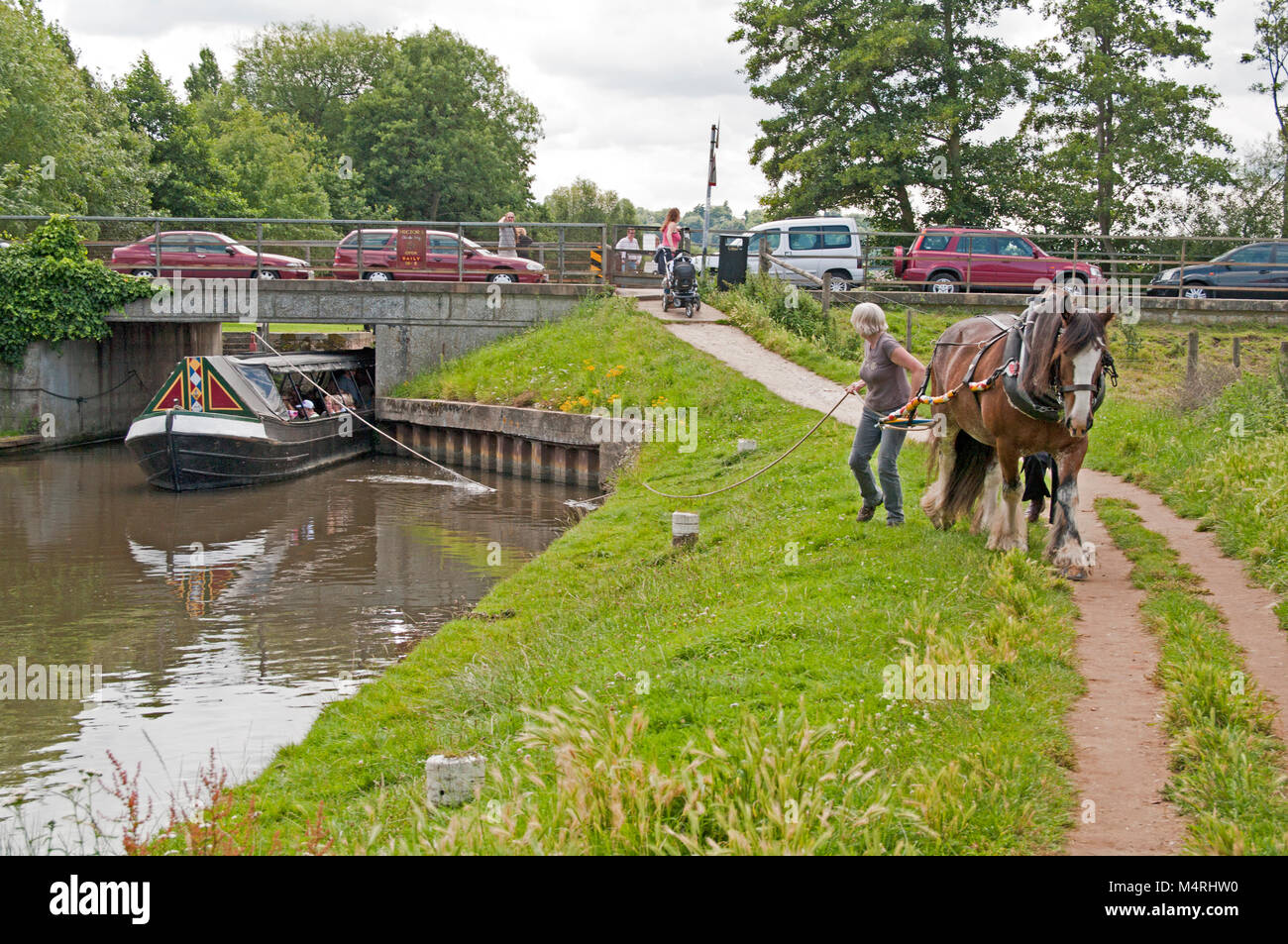 Near Godalming River Wey Horse Drawn Narrow Boat, Surrey, England Stock ...