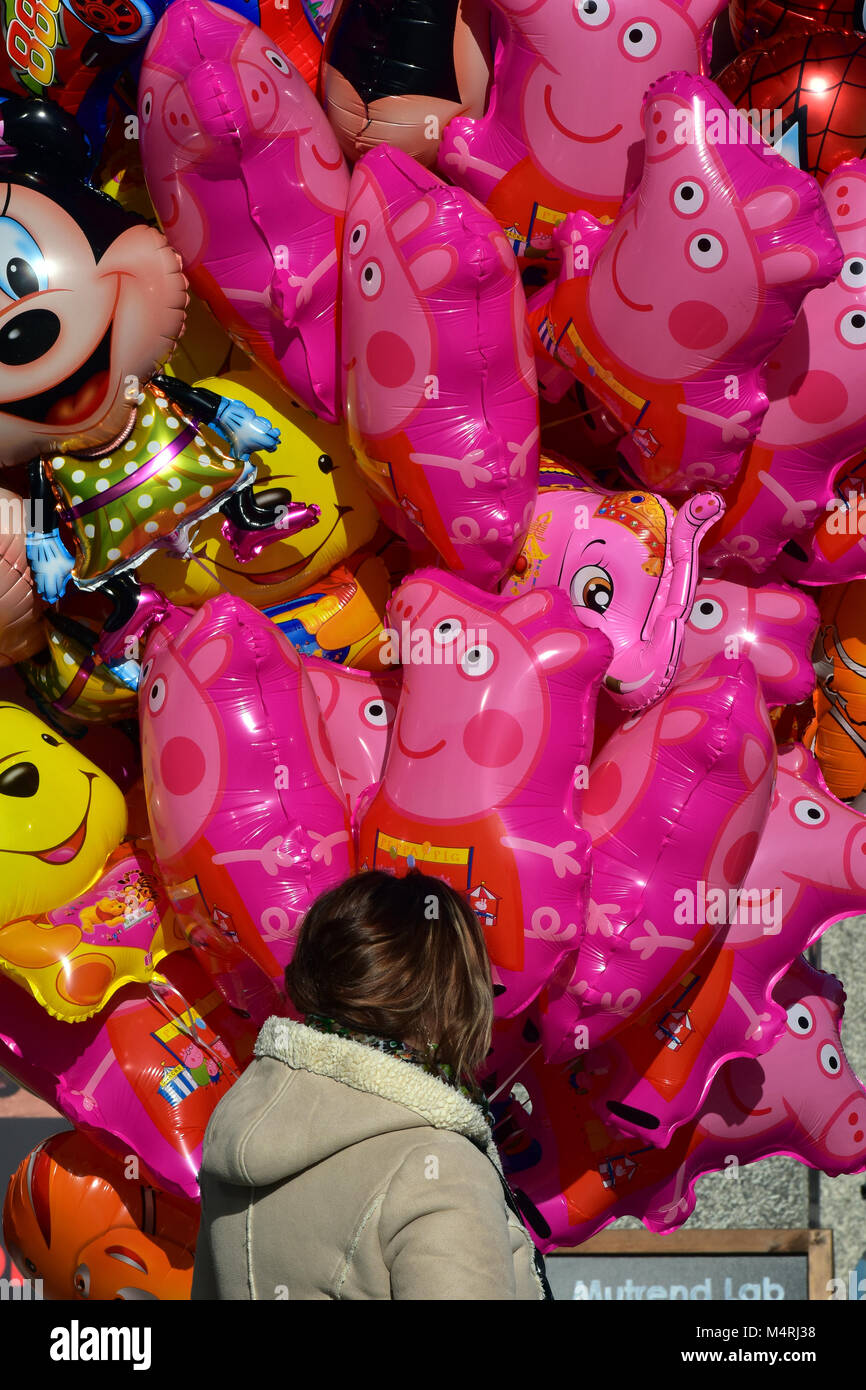 Peppa pig balloon hi-res stock photography and images - Alamy