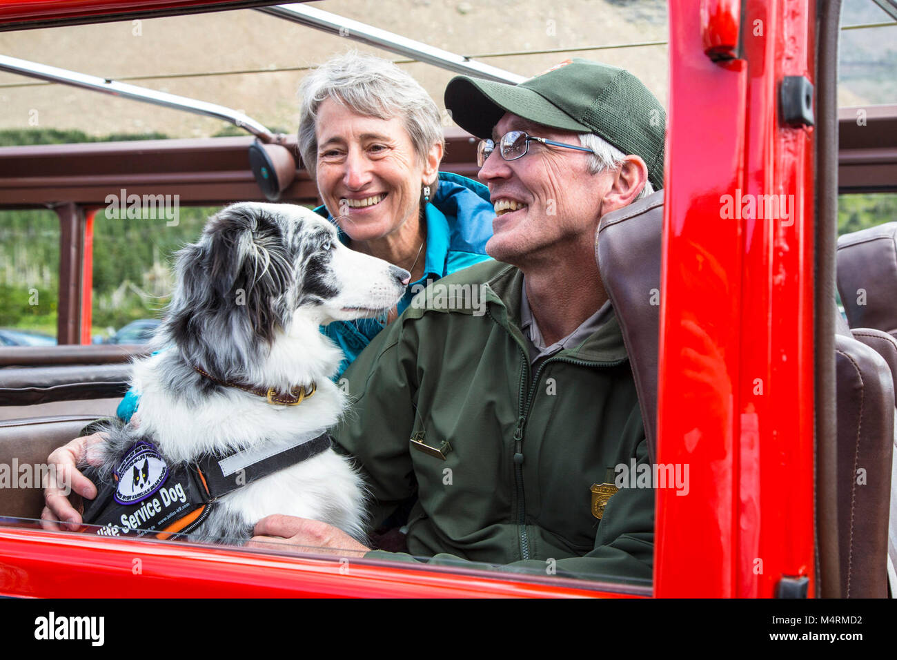 Secretary Jewell, Ranger Mark Biel, and Gracie Stock Photo - Alamy