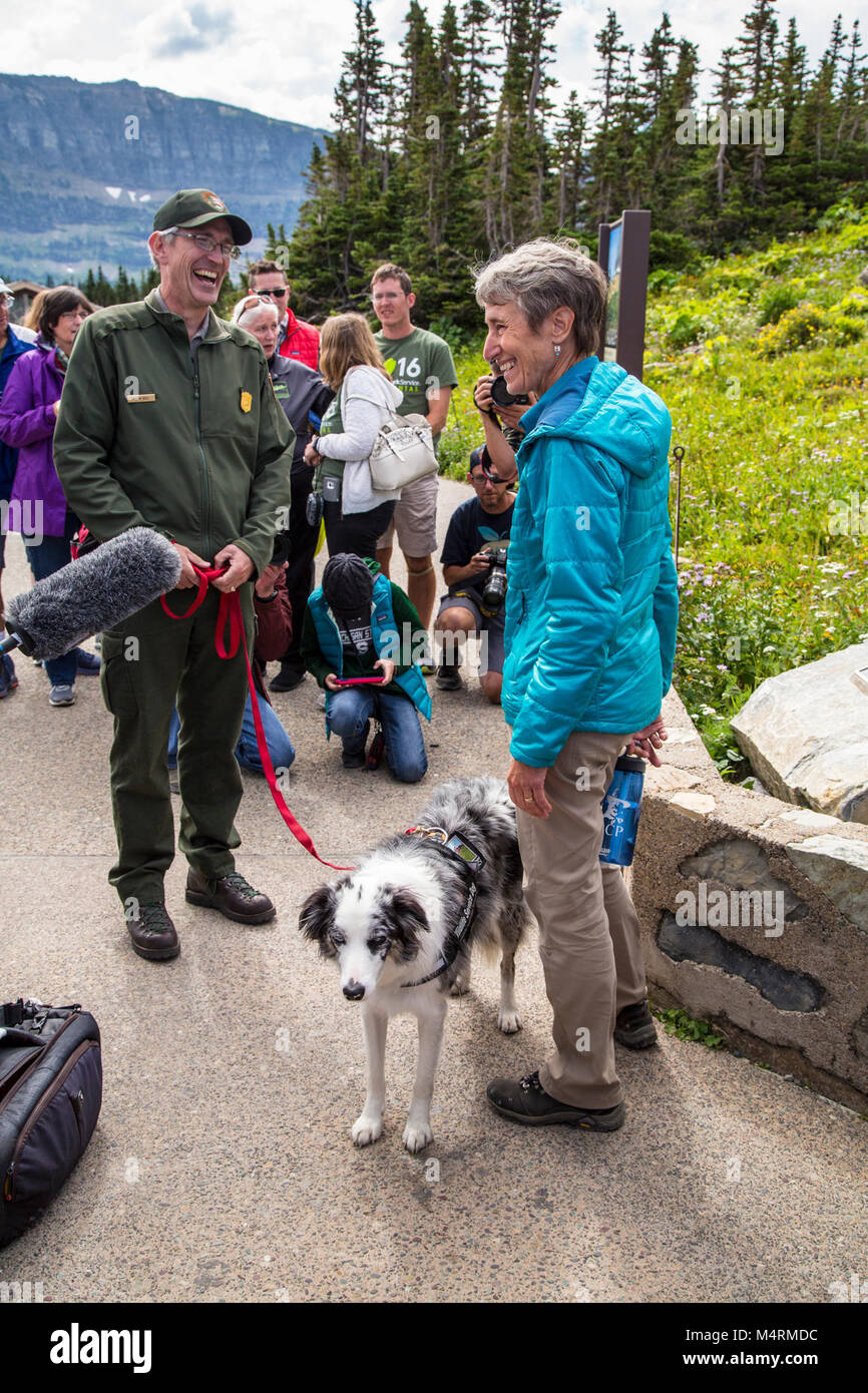 Secretary Jewell, Ranger Mark Biel, and Gracie Stock Photo - Alamy