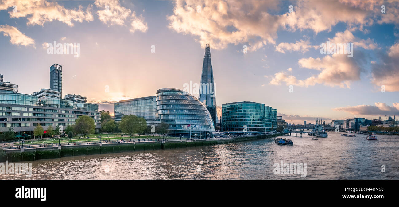 Panoramic View of the Thames River Embankment at Sunset Stock Photo - Alamy