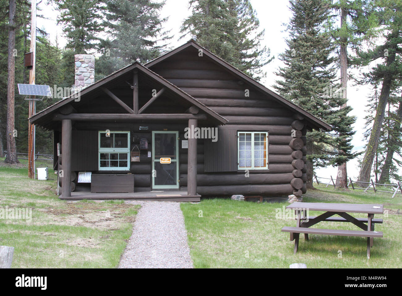 Lake ranger station hi-res stock photography and images - Alamy
